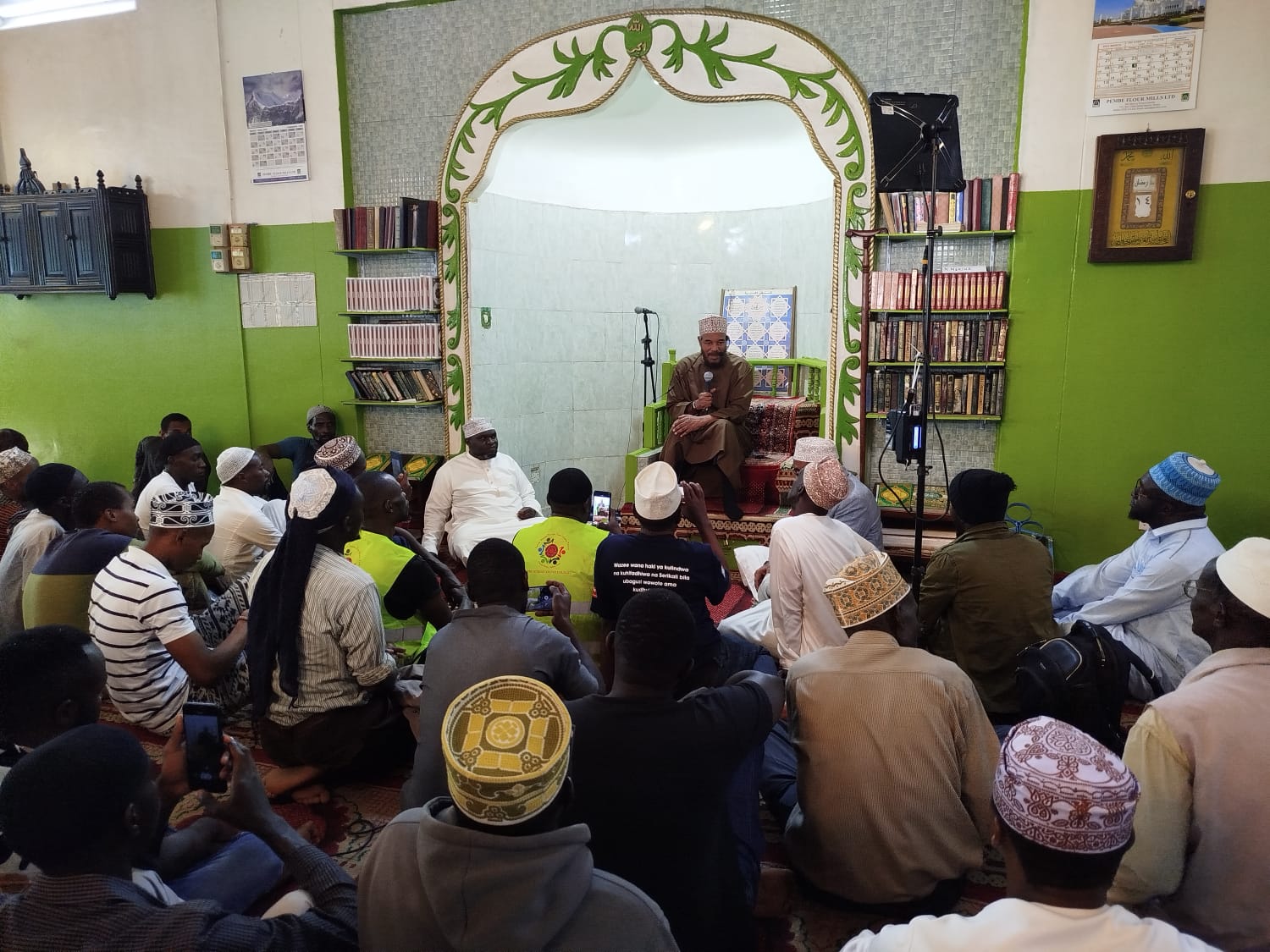Dr Bilal Philips’ talk at Jamia Makina, Kibera | International Open ...